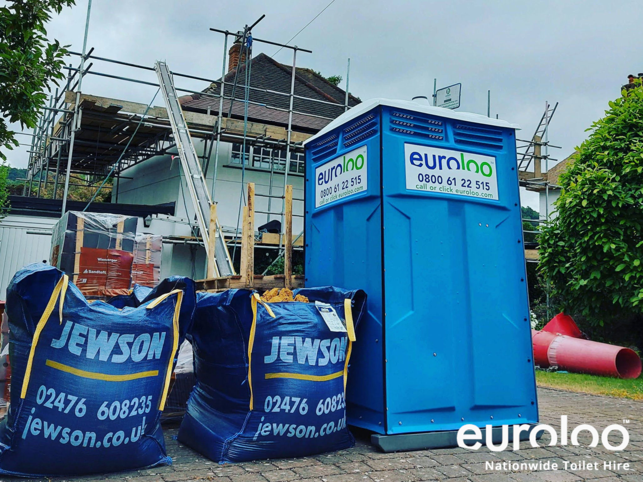 Why Hire Builders Loos From euroloo? - Nationwide Toilet Hire